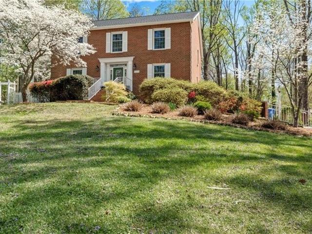 5664 Regents Park Rd, Kernersville, NC 27284