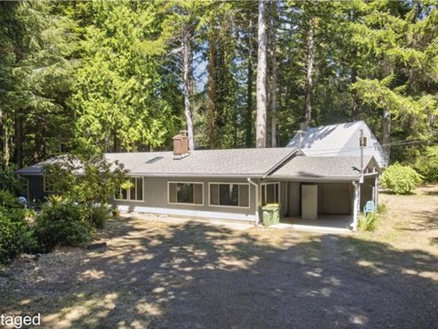 5665 Peninsula Rd, Florence, OR 97439