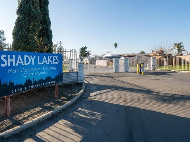 5665 S Chestnut Ave Spc 3, Fresno, CA 93725