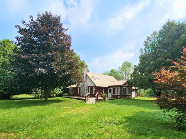 5665 White Creek Rd, Marlette, MI 48453