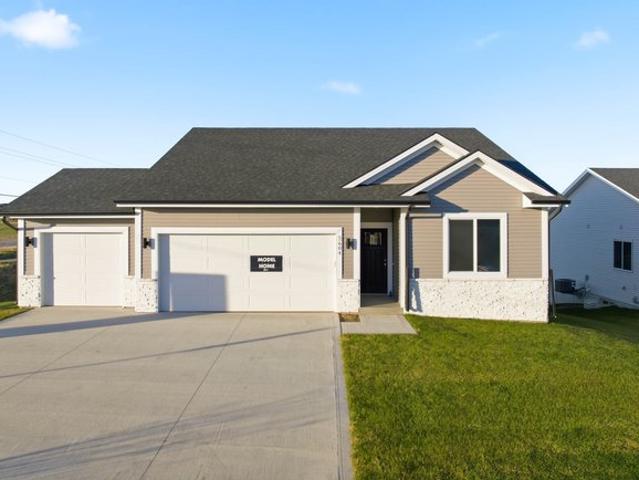 5668 Brook View Ave, Des Moines, IA 50317
