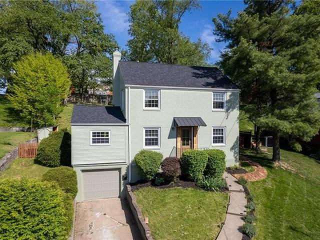 5669 Valleyview Dr, Bethel Park, PA 15102