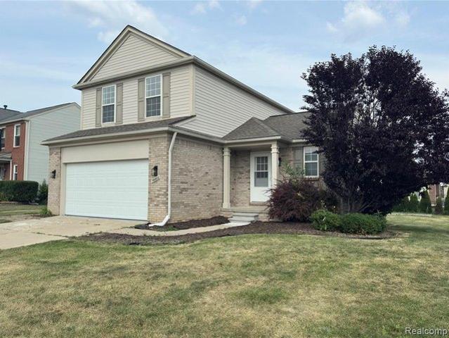 56602 Winding Creek Dr, Macomb Township, MI 48042