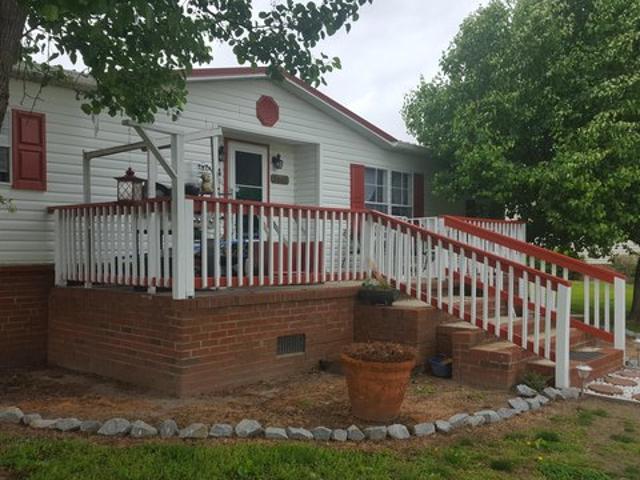 5660 Creek Rd, Grifton, NC 28530