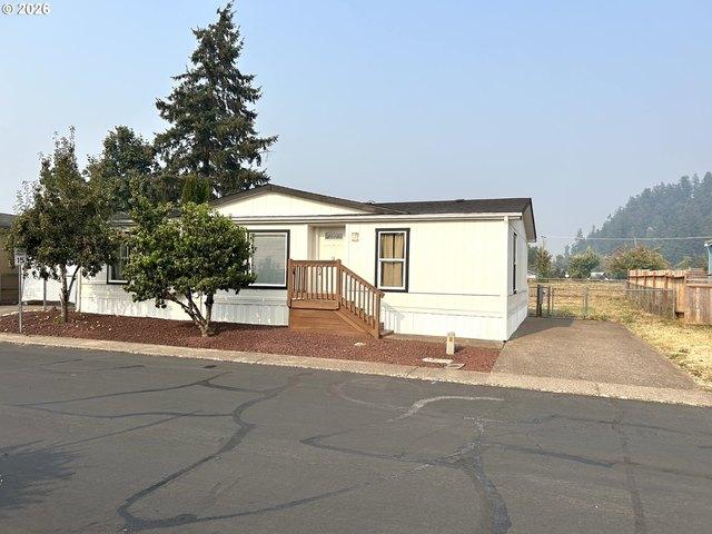 5660 Daisy St Spc 11, Springfield, OR 97478