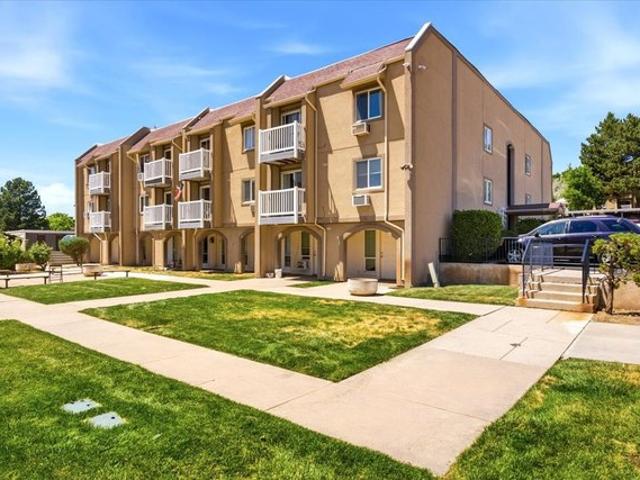 5660 S Meadow Ln, South Ogden, UT 84403