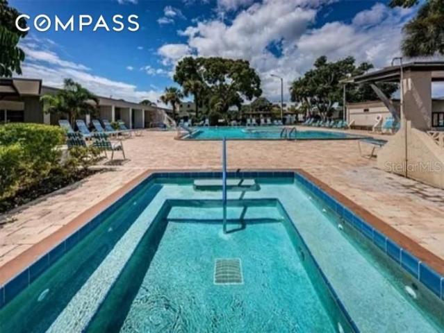 5660 80th St N A208, St. Petersburg, FL