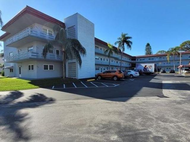 5660 80th St N #B106, Saint Petersburg, FL 33709