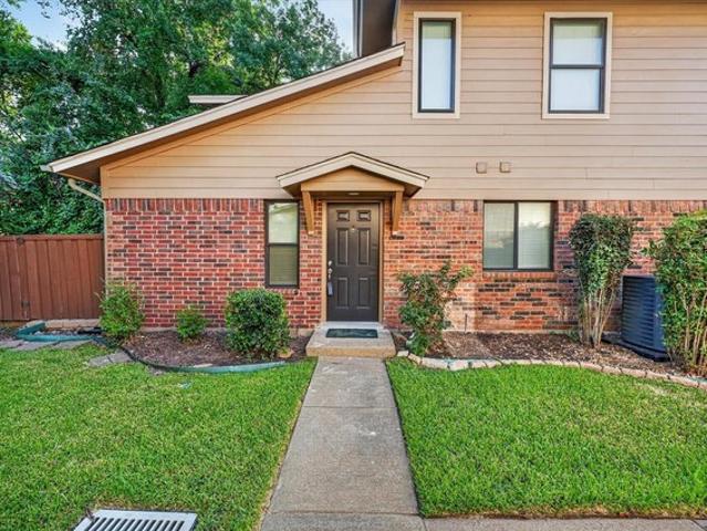 5662 Cedar Creek Dr, Benbrook, TX 76109