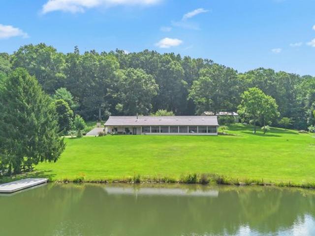 5662 E St Rd 54 Hwy, Bloomfield, IN 47424