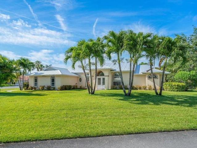 5663 SE Pot O Gold Pl, Stuart, FL 34997