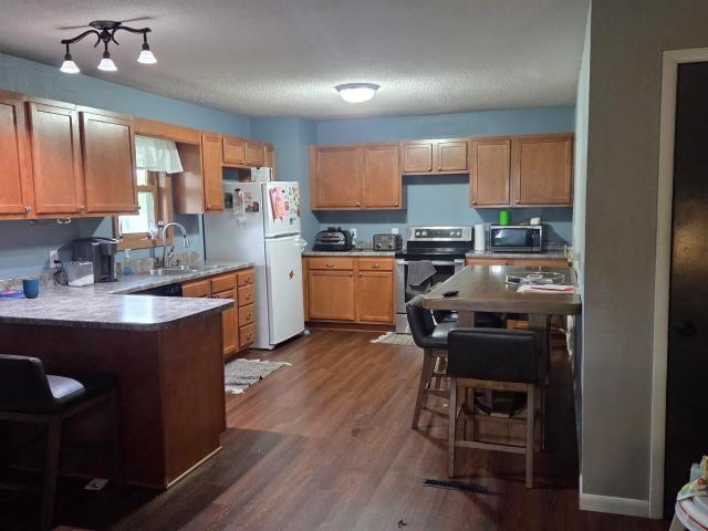 566 6th Street S