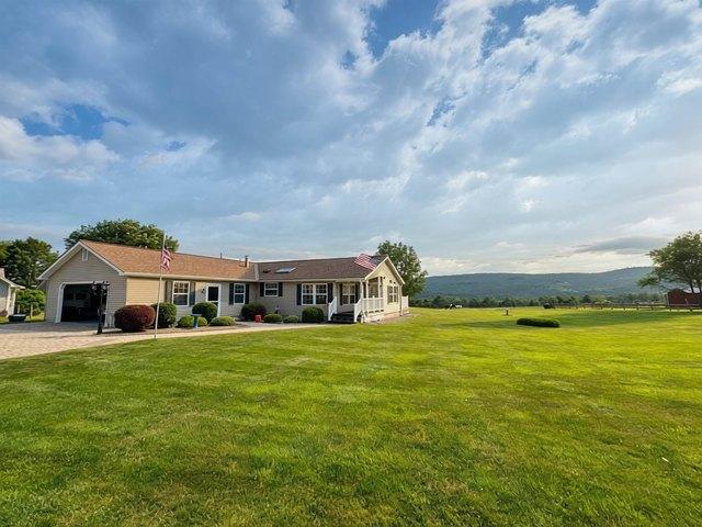 566 Calavant Hill Rd, Charlestown, NH 03603