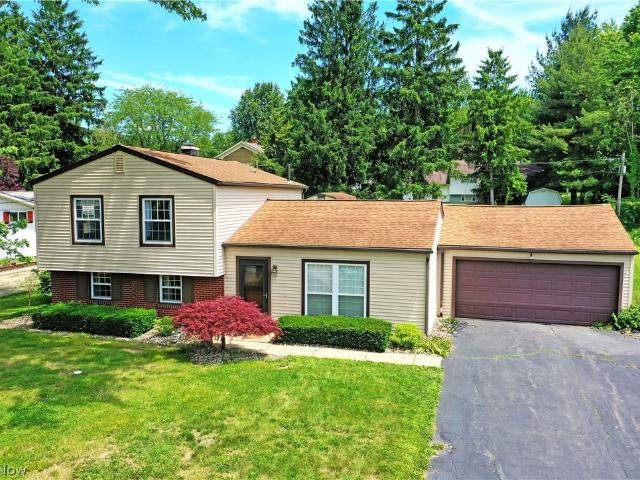 566 Greenleaf Avenue NE