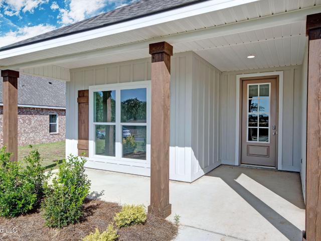 566 Edenberg Bend