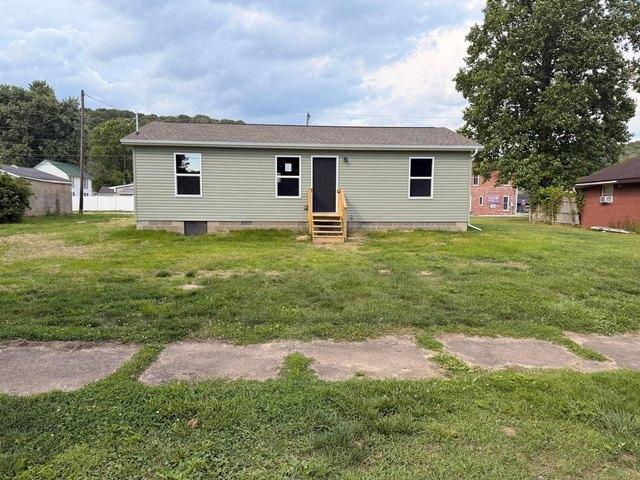 566 Jackson St, Nelsonville, OH 45764