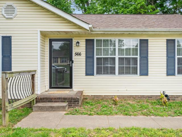 566 Lorie Ln