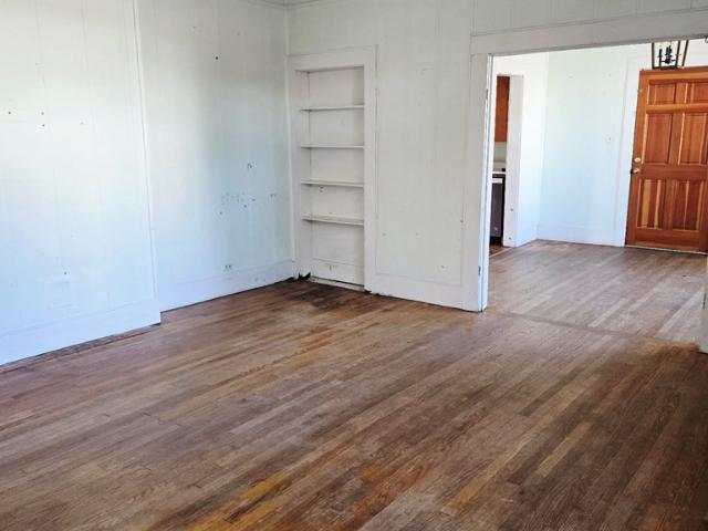 566 Newton Ave