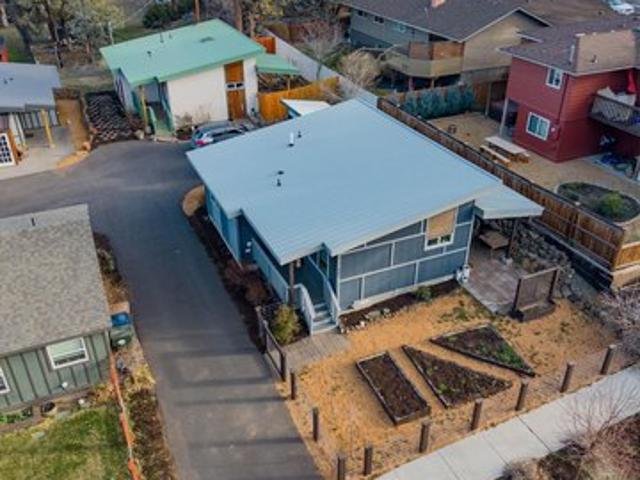 566 NE Lafayette Ave Unit 1, Bend, OR 97701