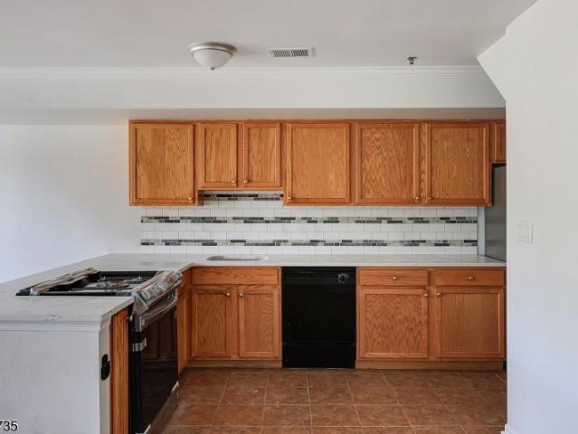 566 Pennsylvania Ave E2 #