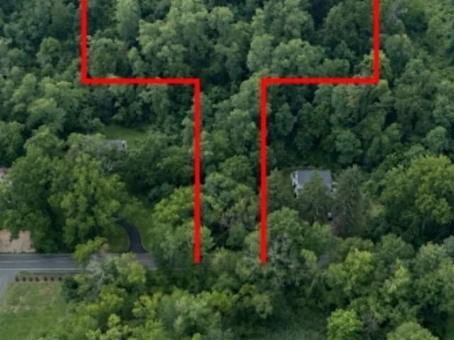 566 River Rd