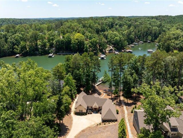 566 Riverstone Dr, Salem, SC 29676