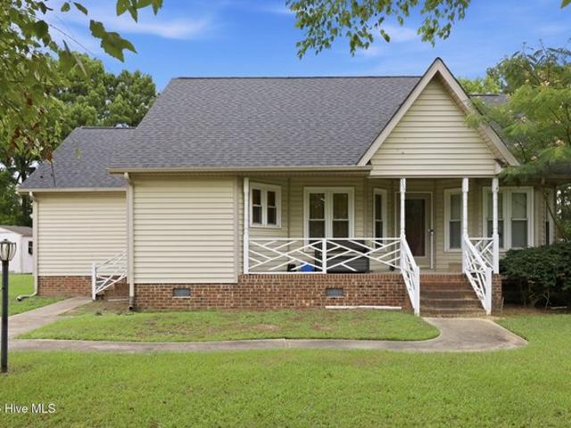 566 Ridge Dr, Winterville, NC 28590
