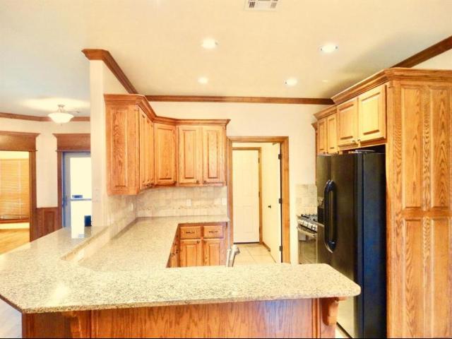 566 W Alamo Court Way