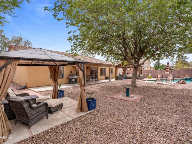 566 w cobblestone court