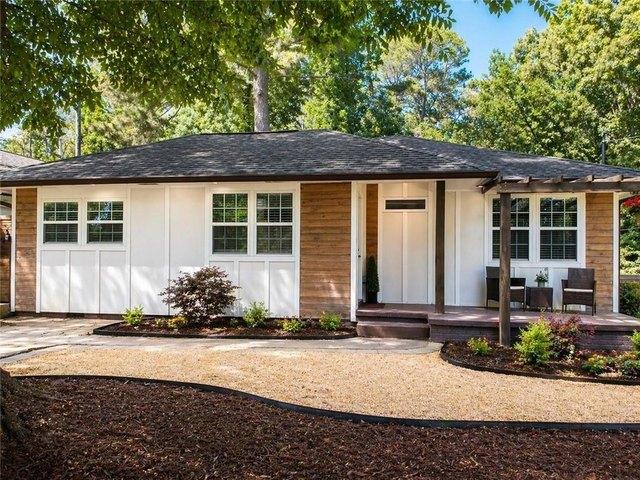 566 Woods Dr NW, Atlanta, GA 30318