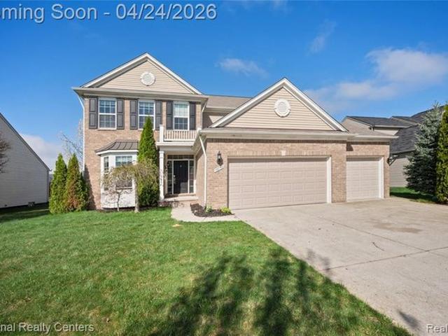 56753 Lindale Ave, Macomb Township, MI 48042