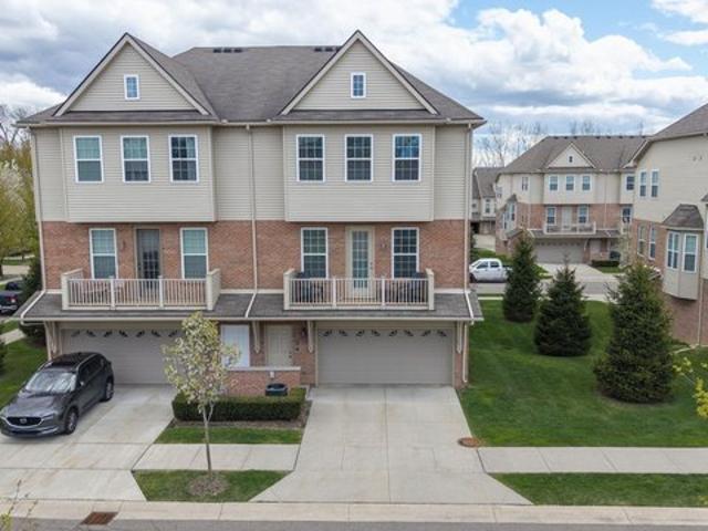 56756 Longhorn Dr, Utica, MI 48316