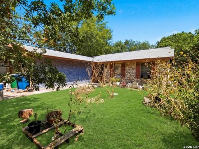 5675 Castle Glade