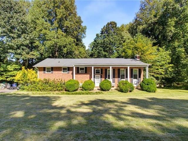 5675 Sweetbriar Rd, Pfafftown, NC 27040