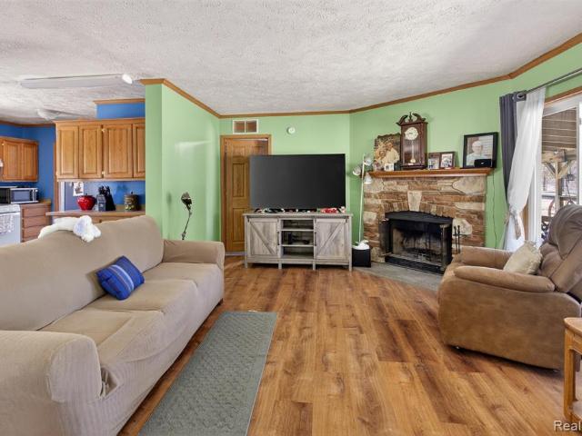 5675 Union Corners