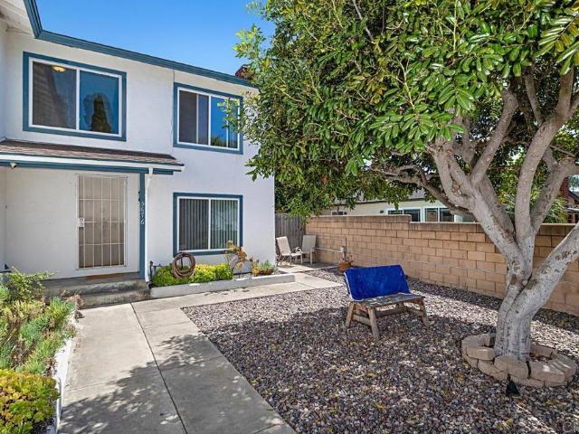 5676 Chateau Dr