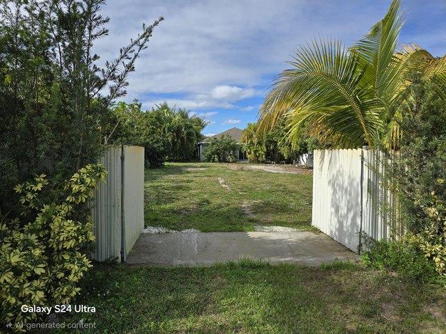 5676 SE Inez Ave, Stuart, FL 34997