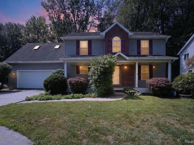 5677 Cartago Dr, Delhi Charter Township, MI 48911
