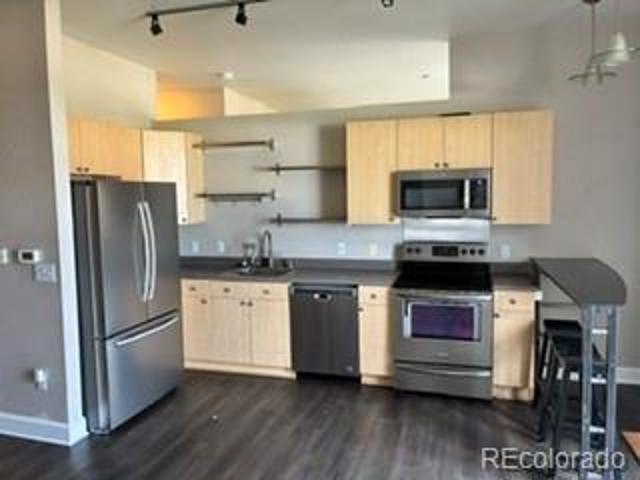 5677 S Park Place # 304