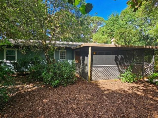 5679 Sims Rd, Delray Beach, FL 33484