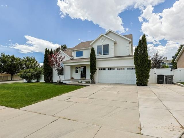 5679 W Hill Stone Dr S, South Jordan, UT 84095
