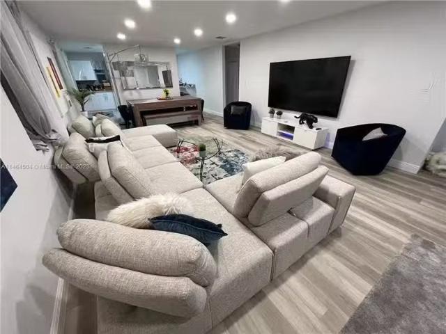 56700791 2709 Dewey St #2709