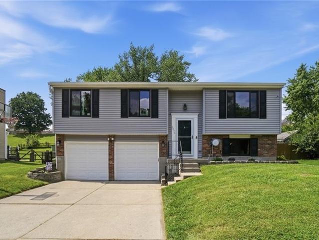 5673 Planet Dr, Fairfield, OH 45014