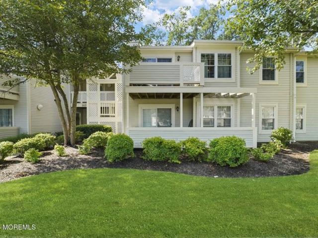 567 Applewood Ct, Howell, NJ 07731