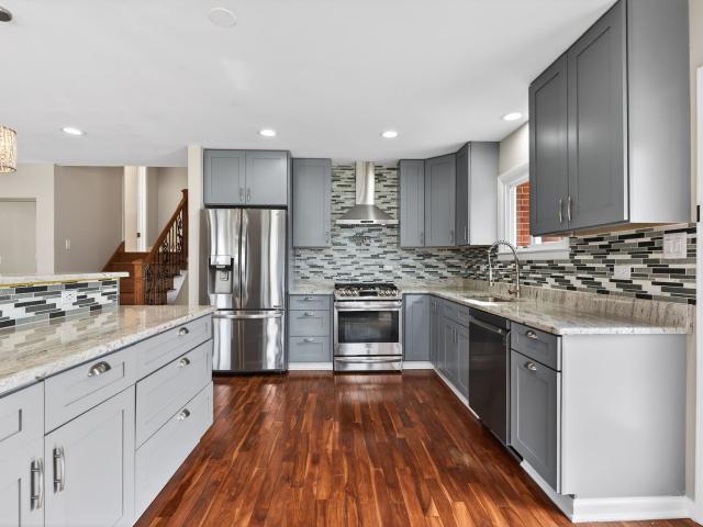 567 Bedford Ln, Des Plaines, IL