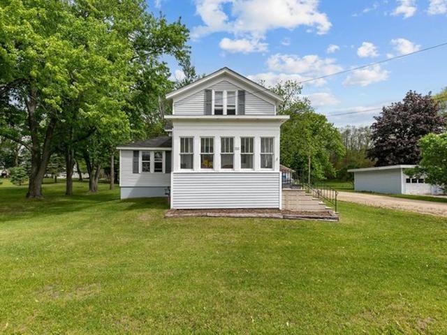 567 Broadway St, Berlin, WI 54923