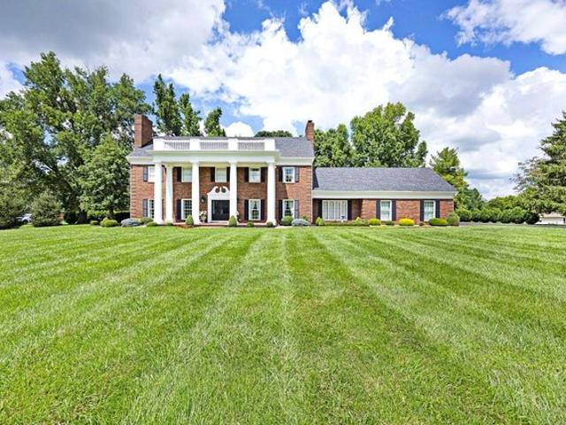 567 Hillcreek Rd, Lebanon, KY 40033