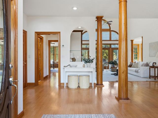 567 NW Fairburn Ct