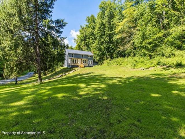 567 Sandy Valley Dr, Falls, PA 18615