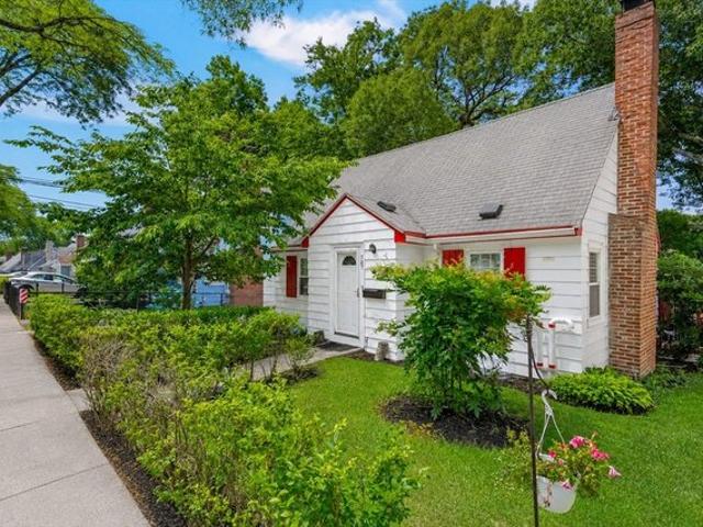 567 Poplar St, Boston, MA 02131